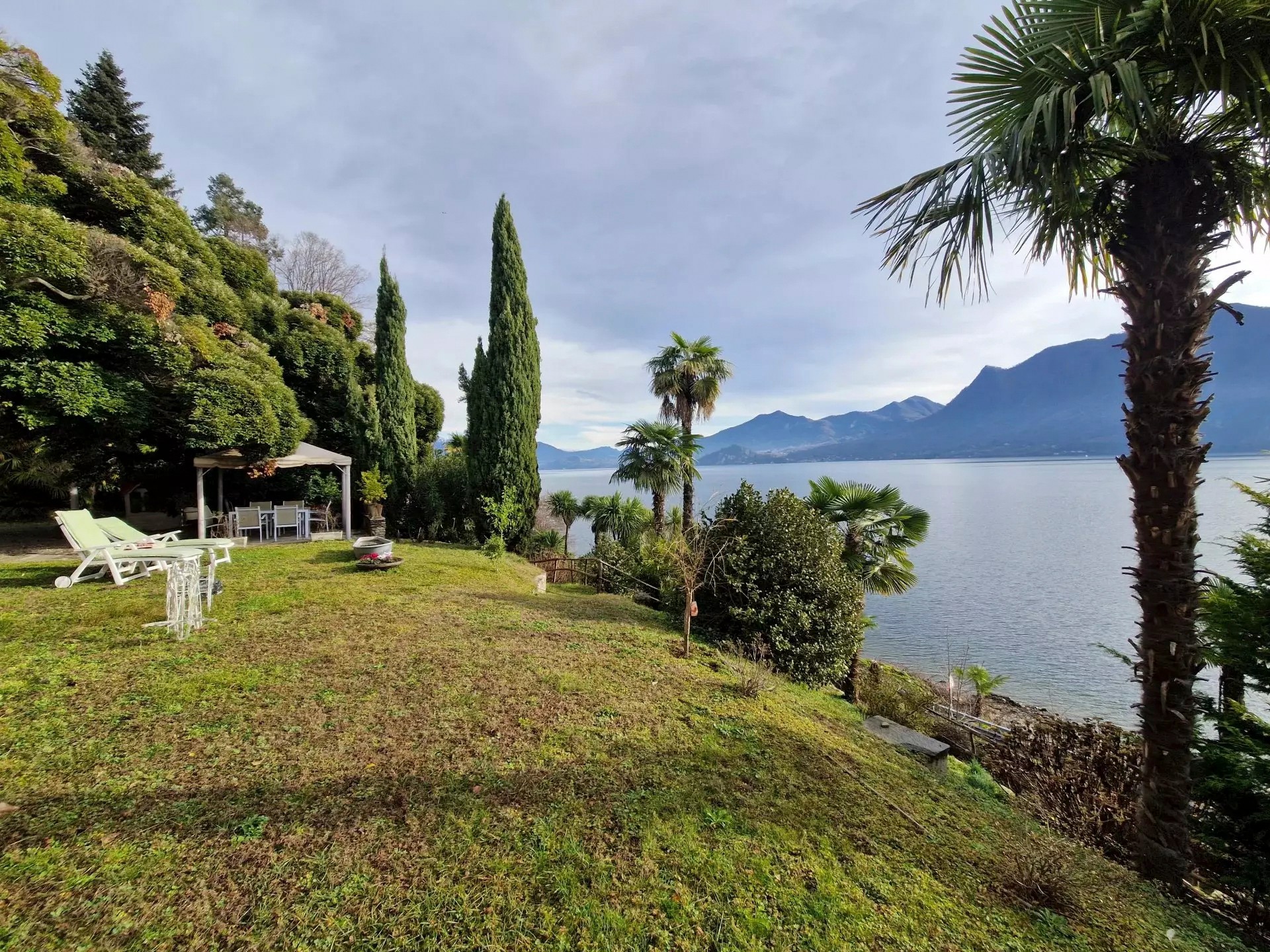 Ghiffa - Historic Villa for sale 2025