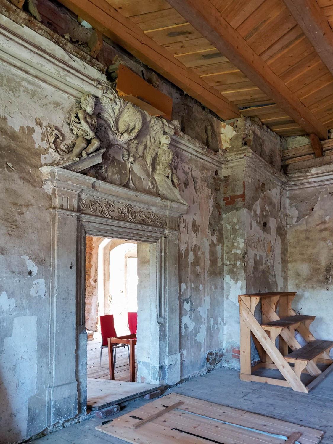 Exceptional castle in Lower Silesia with significant historical value