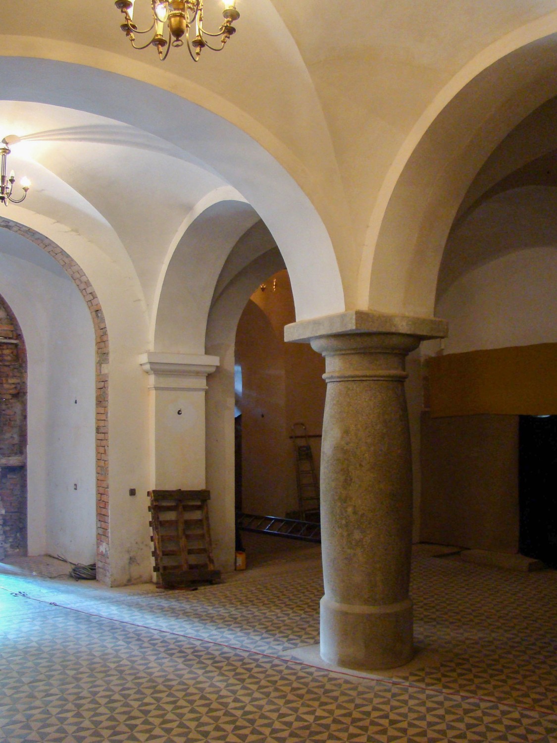 Bobrów - Castle for sale 2025