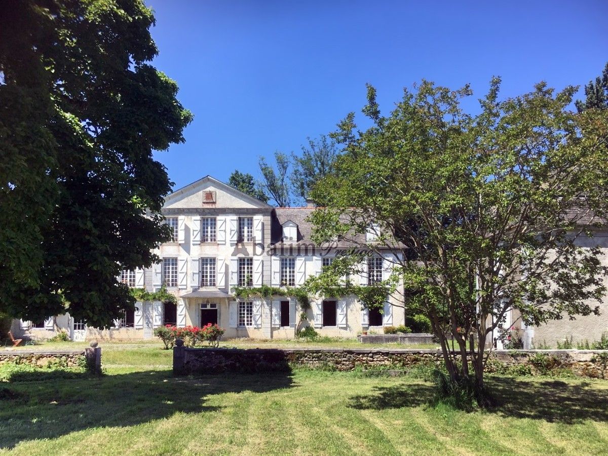 Manor near Pau – Country side living at the Foot of the Pyrenees