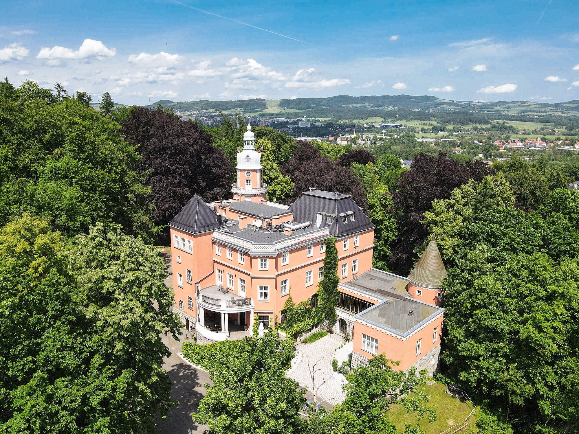 Jelenia Góra - Castle for sale Lower Silesia