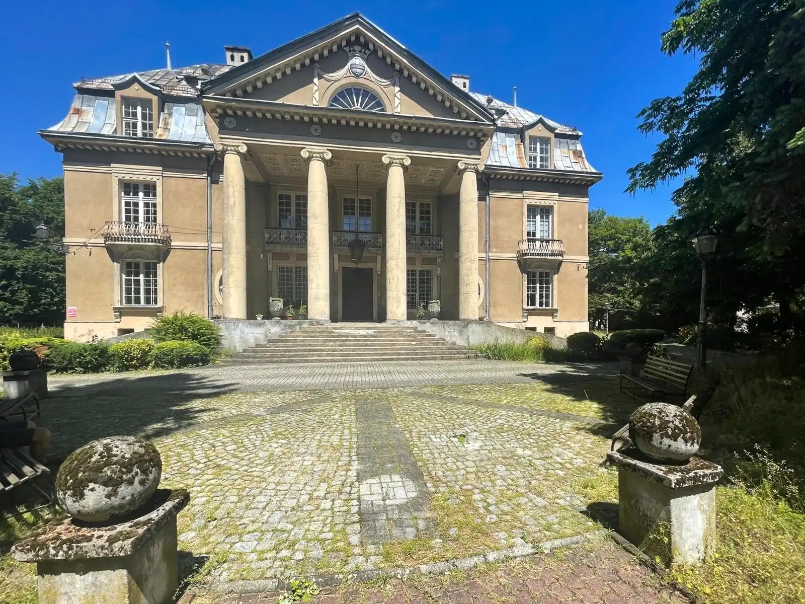 Łubie - Castle for sale Silesia