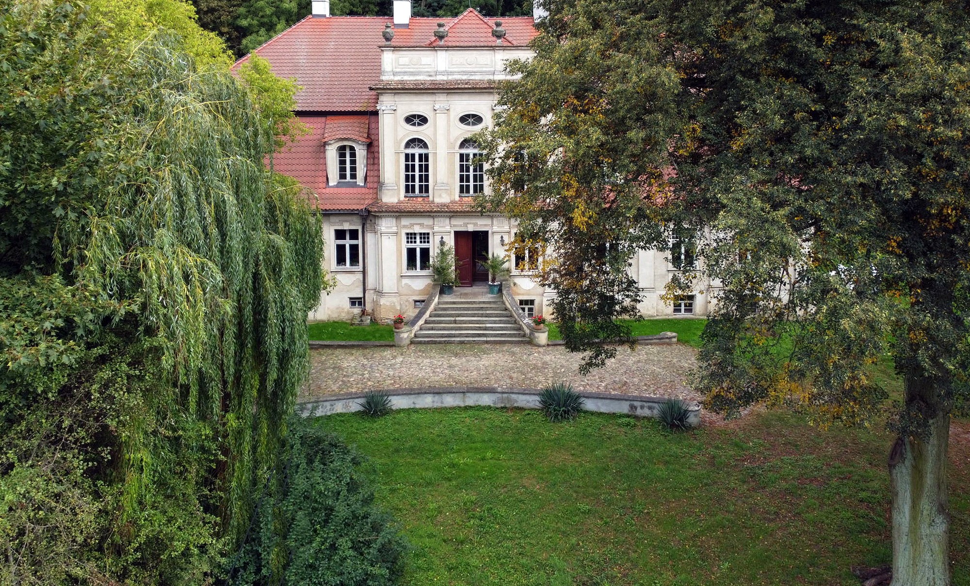 Baroque country manor near Poznan