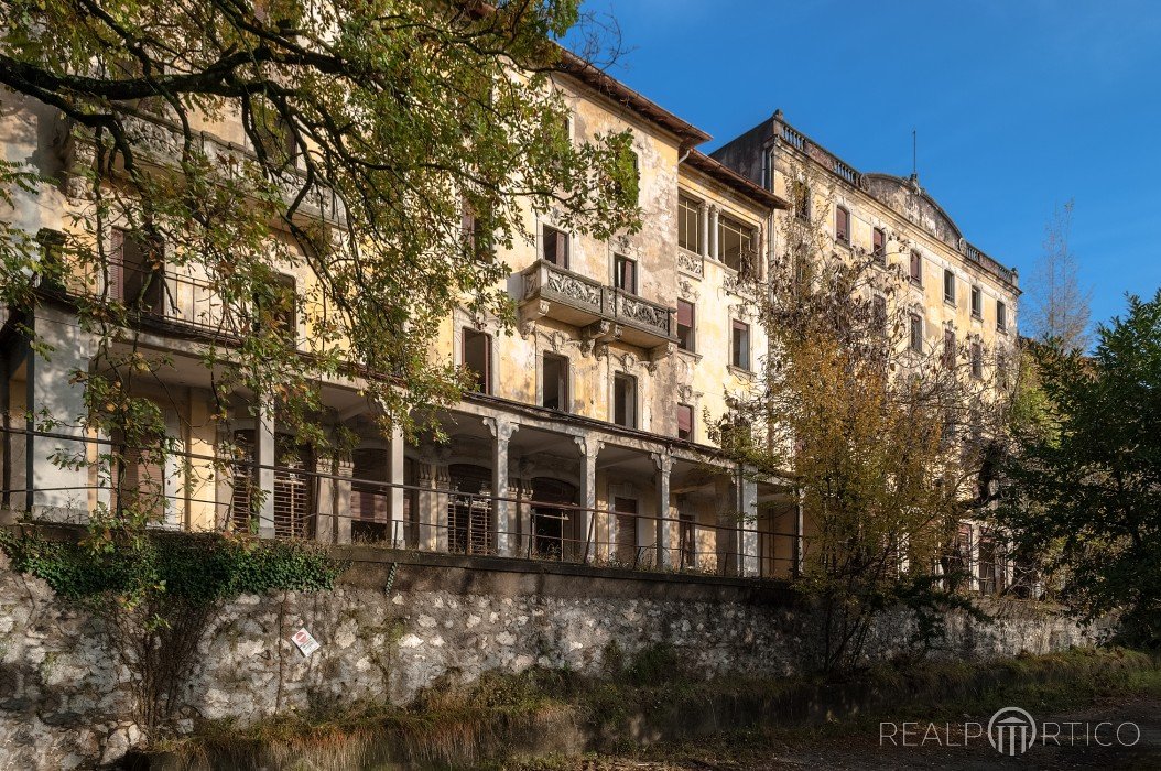 Investment Property: Former Sanatorium in Northern Italy | Photoportico