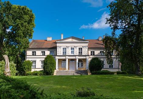 Castles, Manors & Vintage properties | REALPORTICO